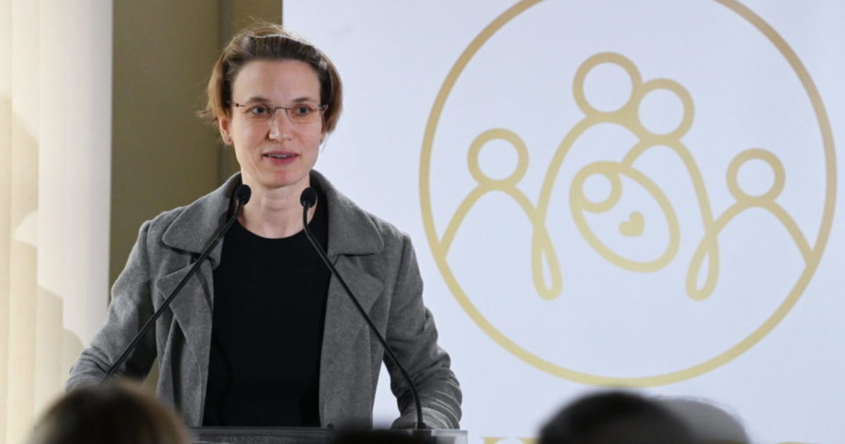 A családok támogatása a legfontosabb befektetés a jövőbe | Demokrata