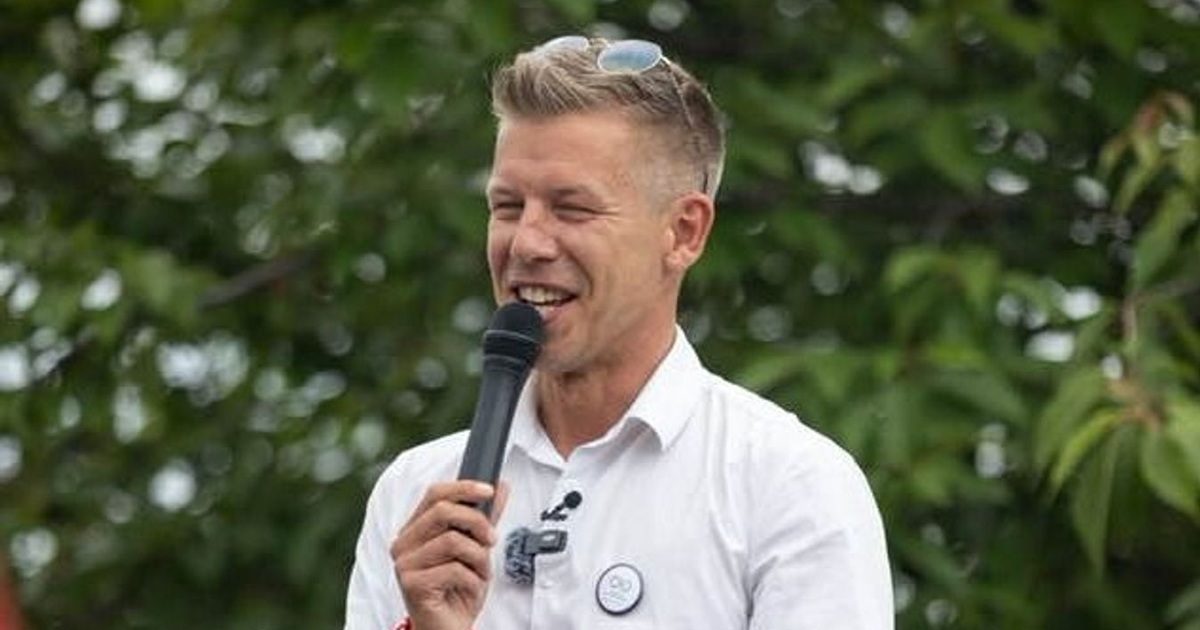 Magyar Péter éppen '56-os szervezetekbe szállt bele két lábbal | Demokrata