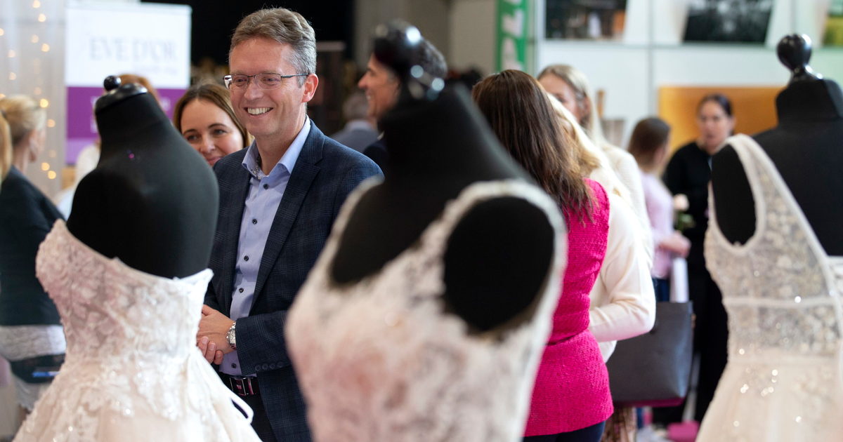 A fiatalok családalapítási évévé tennék 2025-öt | Demokrata